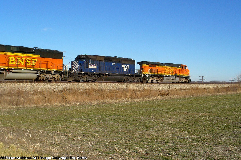 BNSF 4056 eastbound
